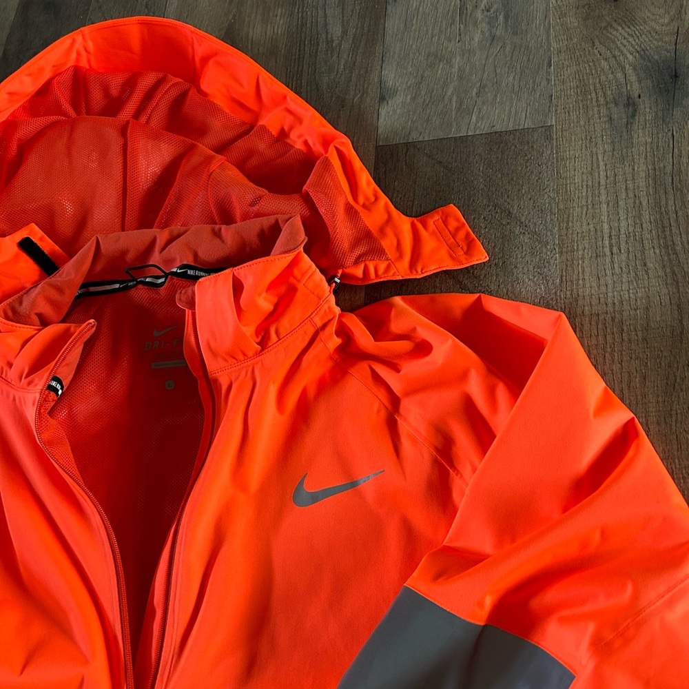 Nike Men’s Dri Fit Reflective Raincoat Large Like New - Gem